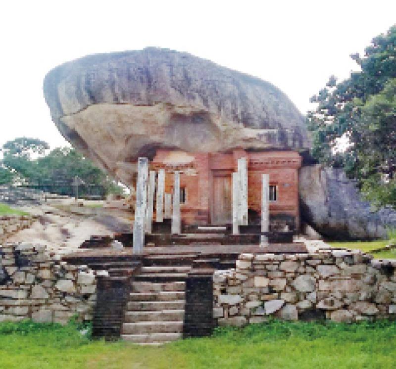 අපි පුස්කොළවල විතරක් නෙවෙයි වල්ලපට්ටාවලත් ඉතිහාසය ලිව්වා - BODHI SABHAVA