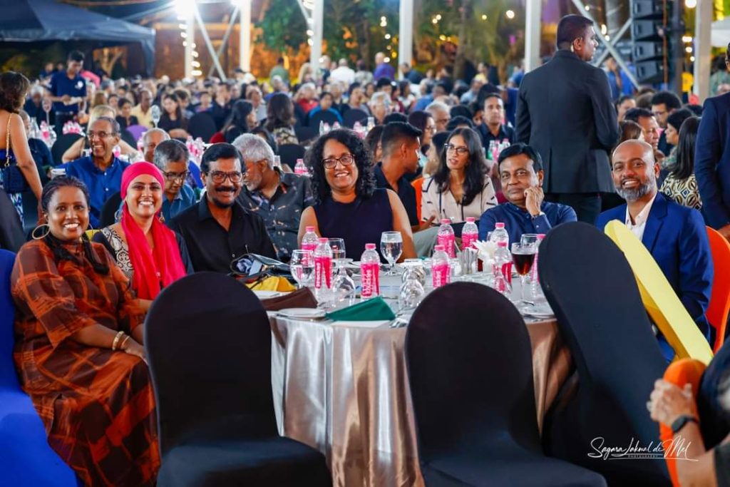 ABBA ප්‍රසංගයේ හෙලුව වහගන්න අඩිය නැති බේසමක් - BODHI SABHAVA